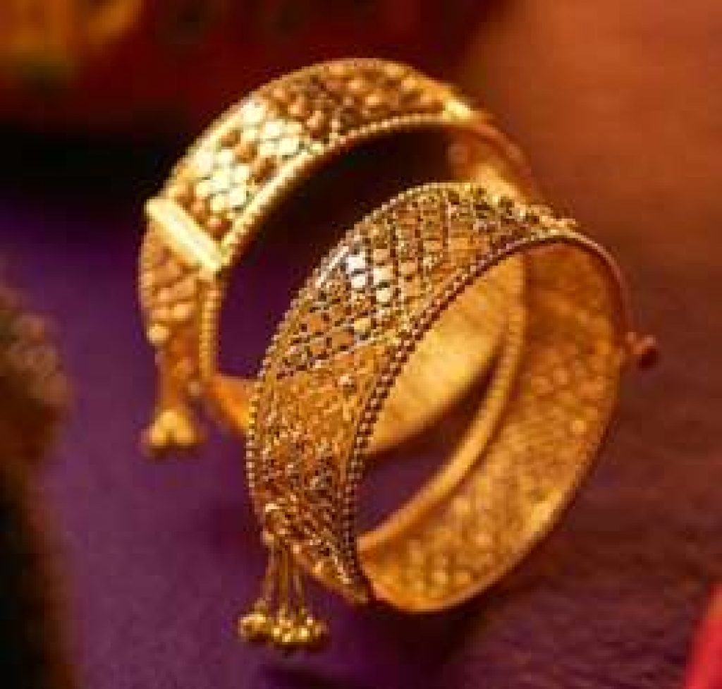 35 Antique Gold Kada Design For Ladies 2024 | हाथ कड़े का डिजाइन ...
